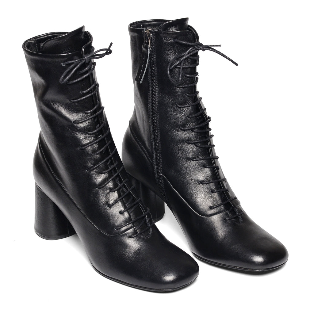 Poppins glossy black – Marta Ray